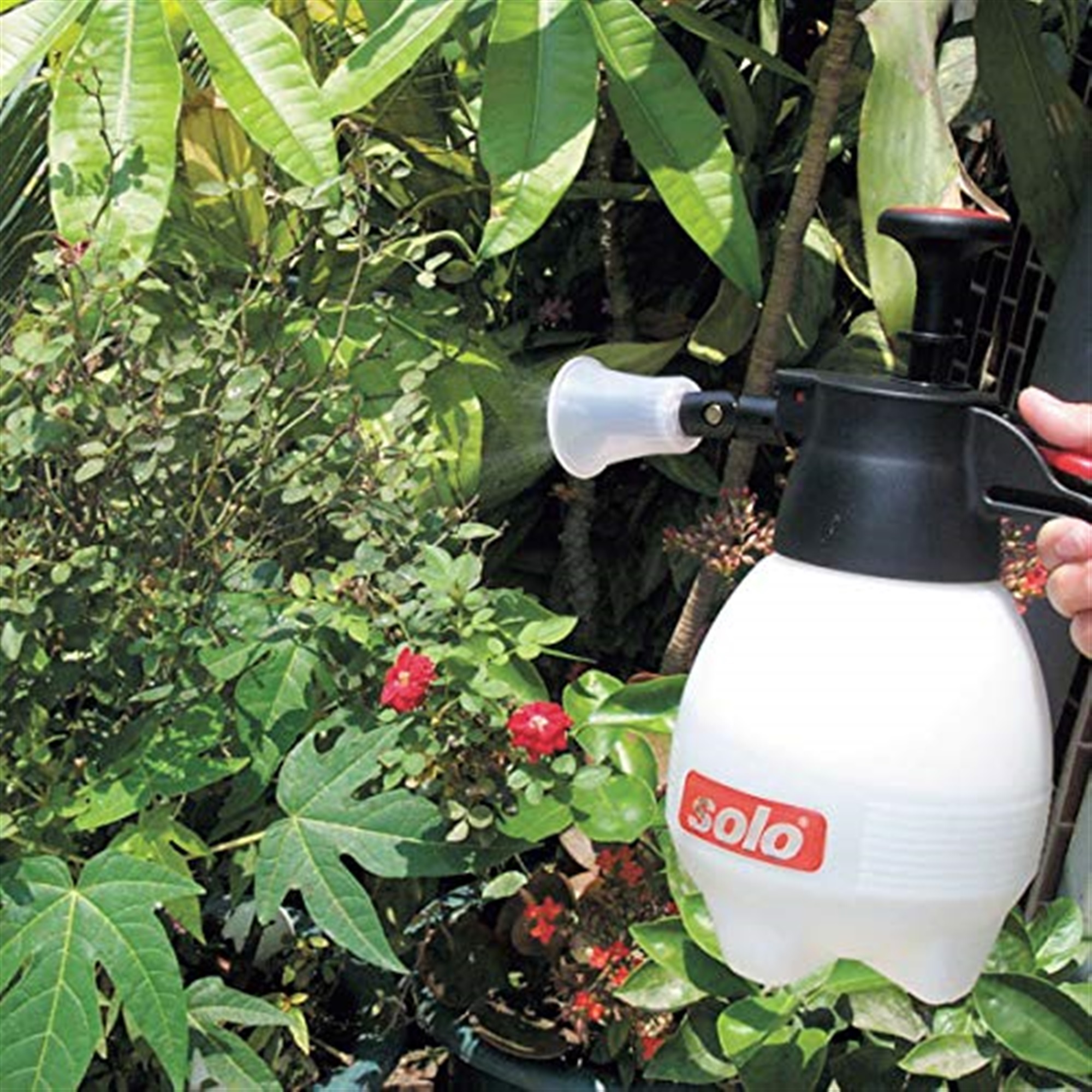 Solo 418 One-Hand Pressure Sprayer, 1-Liter, Ergonomic Grip for ...